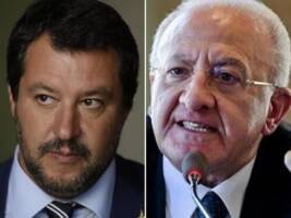 De Luca sarcastico: 'Domani la risposta al somaro geneticamente puro'