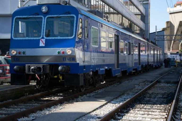 Trasporti, piano della Giunta Fico per il rilancio Eav: «Treni veloci e ...