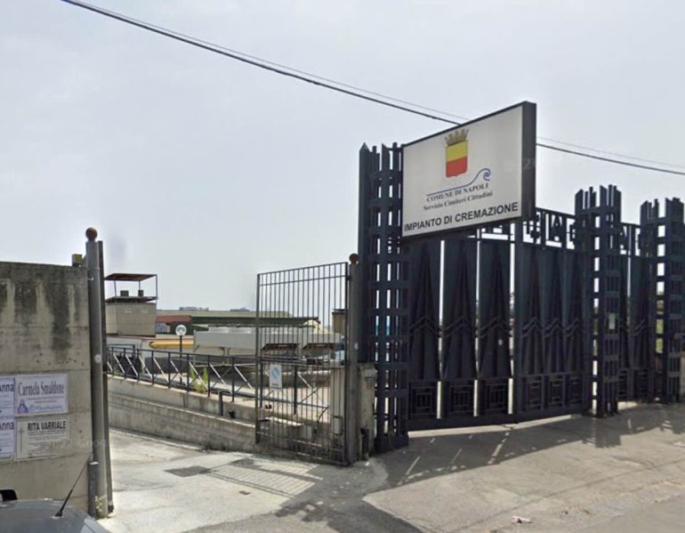 Napoli, colpo fallito alla cassaforte dell'impianto di cremazione comunale