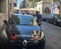 Blitz dei carabinieri a Porta Nolana: 3 denunce per lavoro irregolare