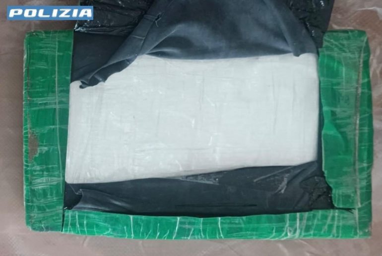 Corriere della cocaina arrestato al porto di Ischia