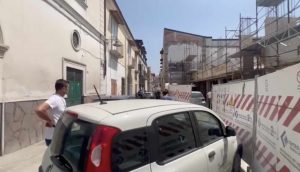 Tragedy in Grumo Nevano: worker suffering a heart attack falls from ...