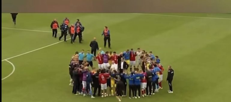 Eriksen crolla in campo durante Danimarca-Ucraina: partita sospesa, il ...