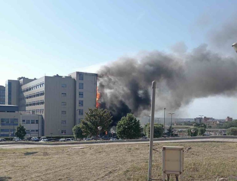 Incendio all'Ospedale del Mare: prefetto convoca il Centro ...