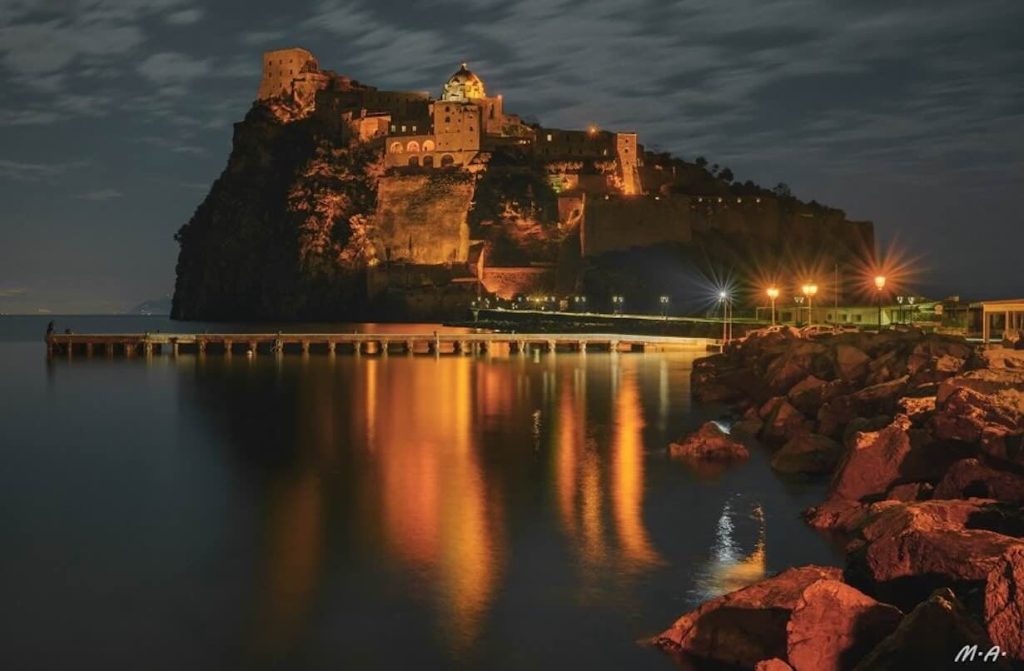 Ischia in the dark, 2.500 customers without power: the Prefect's ...