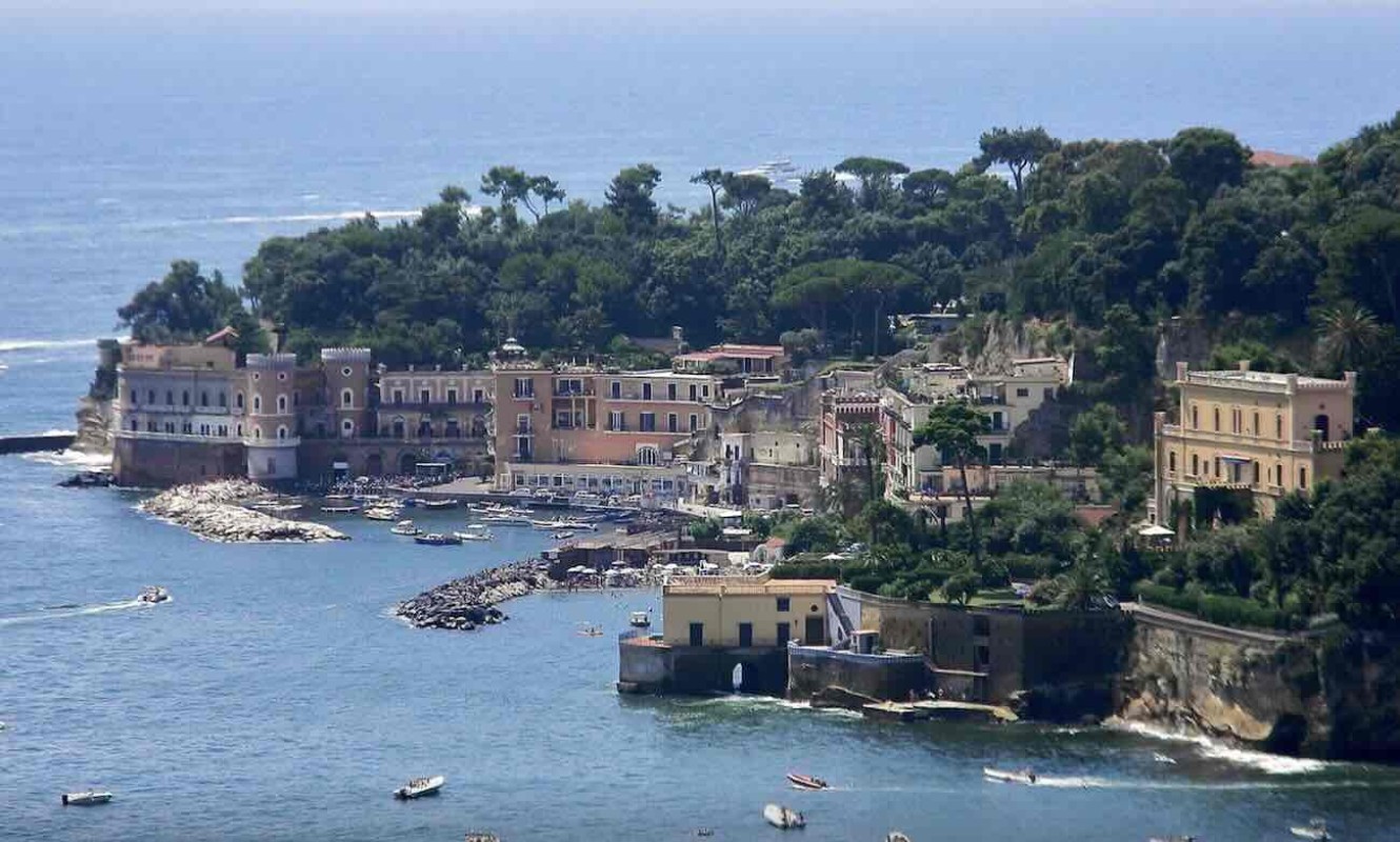 Napoli, latitante scovato a Marechiaro: era a una festa di battesimo
