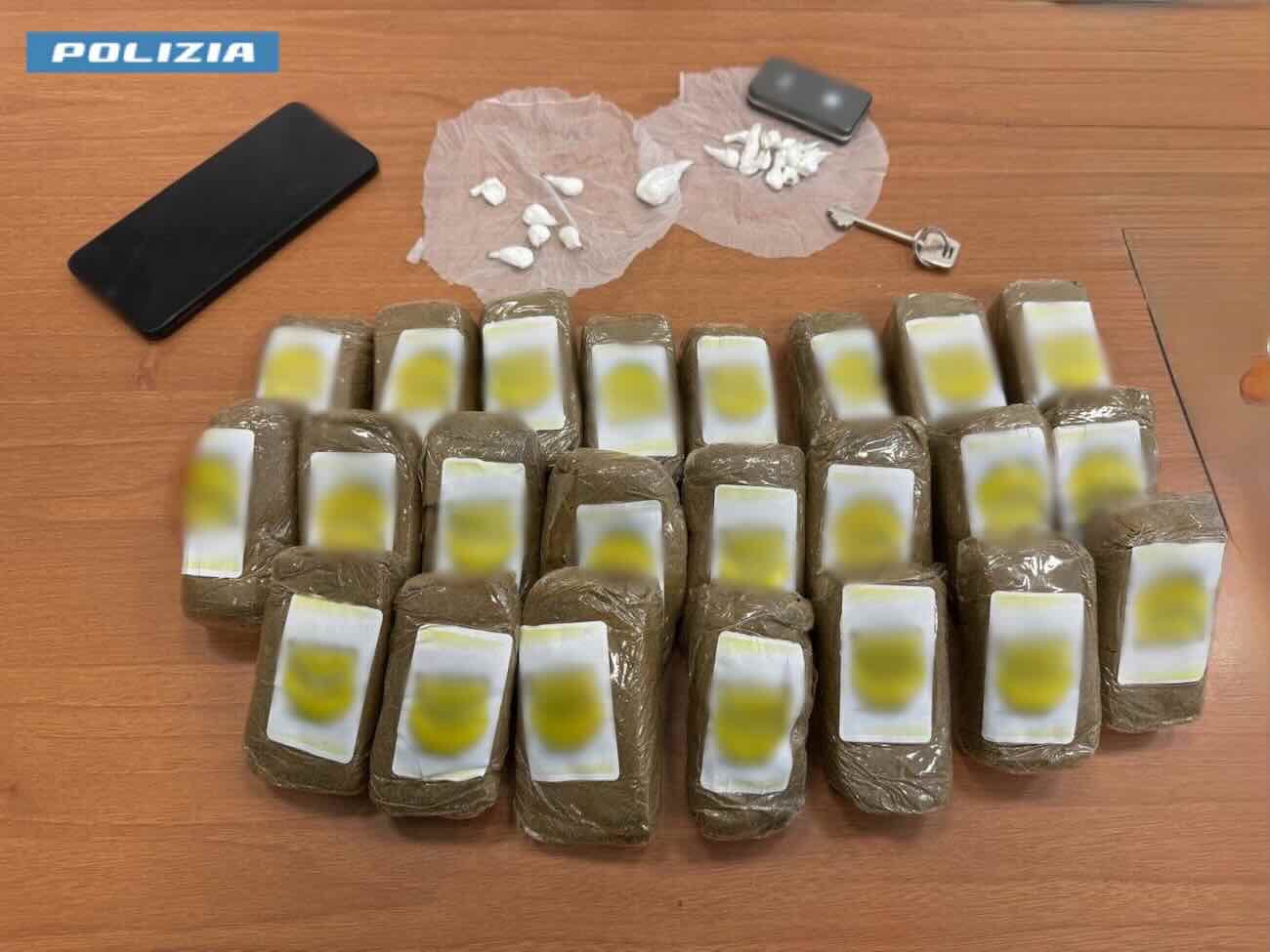 Portici, sequestrato carico di hashish: in manette pusher 50enne