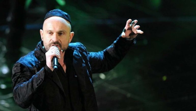 Raiz in Concert at Villa Doria d'Angri: Music Unites Sea and Culture