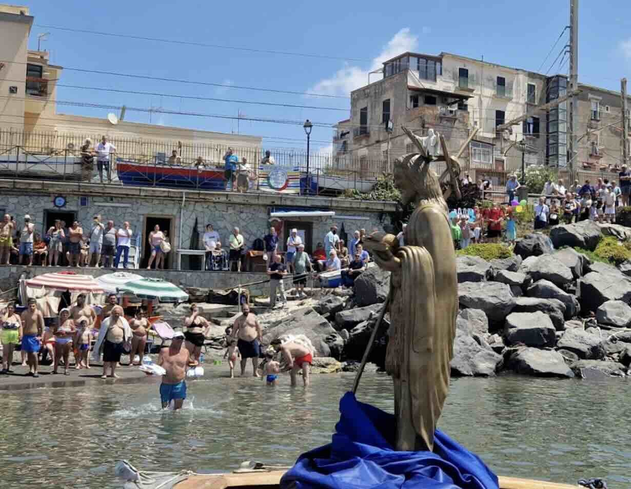 San Giovanni da aMare: la 23ª processione a mare rinnova il legame di ...