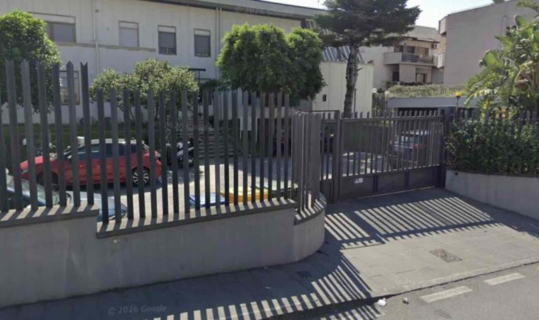 Vico Equense, rapina l’ex nuora e scappa, poi le restituisce la sim in ...